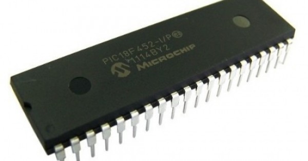PIC18F452 Microcontrollers with 10-Bit A/D